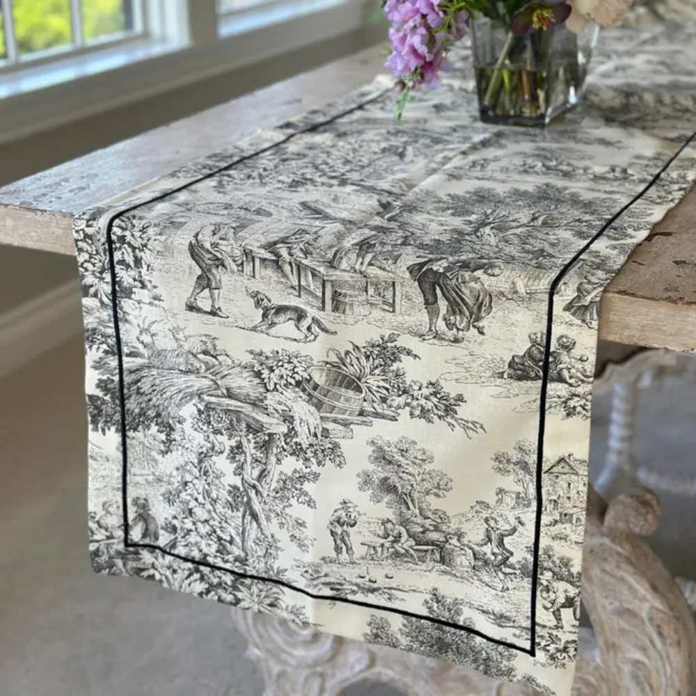 Montefalco Toile Runner – Arte Italica